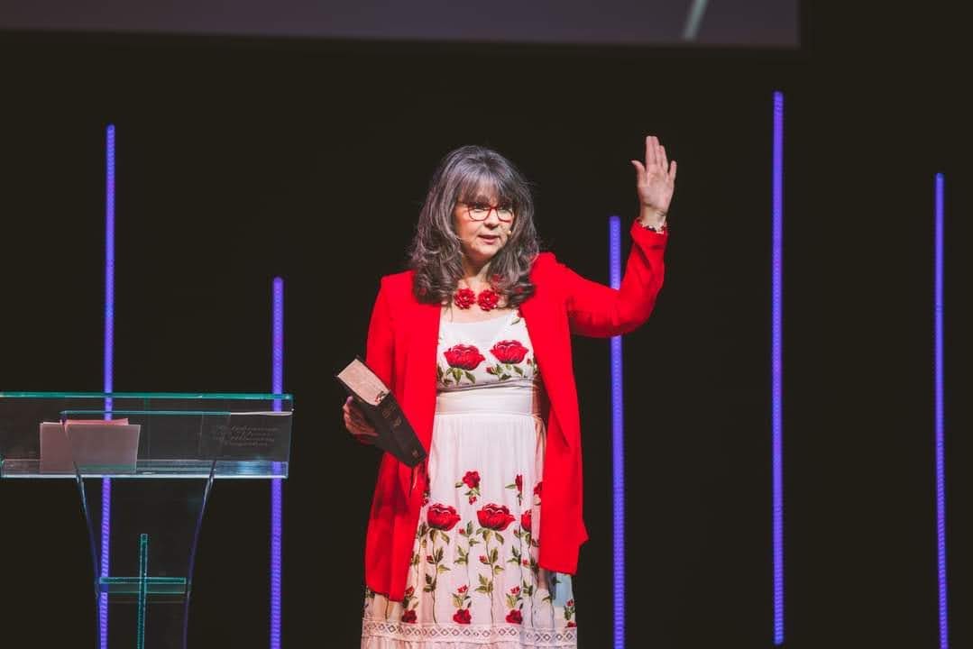 Contact – Ruthie Oberg